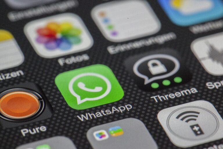 How to Recognize and Avoid WhatsApp Scams Like a Pro